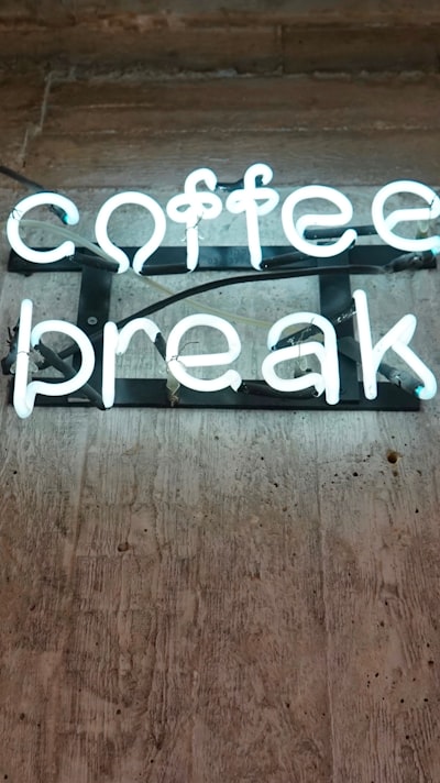 Noticias sobre AI en tu pausa de café: la apuesta de OpenAI por la ...