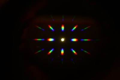 Deconvolución espectral automatizada para mejorar las medidas de ...
